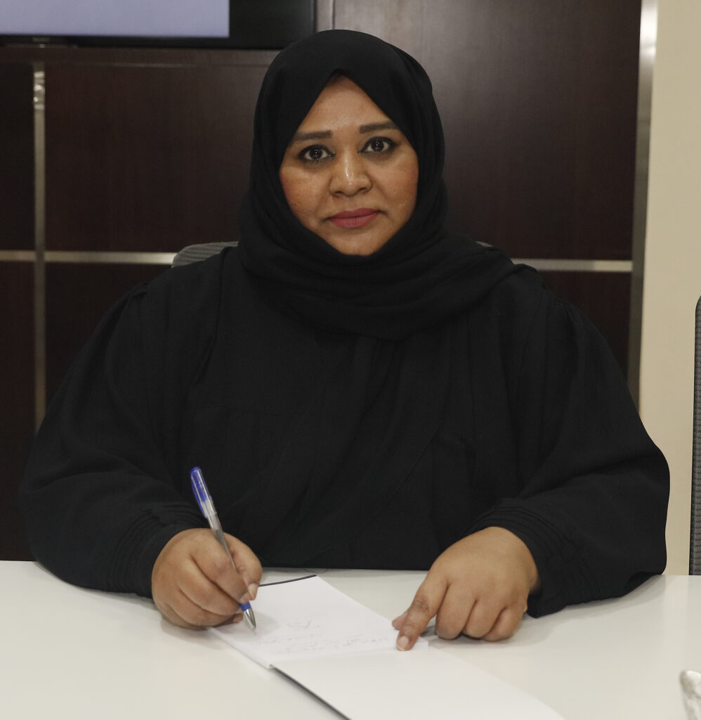 Zainab Qalzar Ali Alblooshi - Zainab Alblooshi and Shaikha Al Alawi